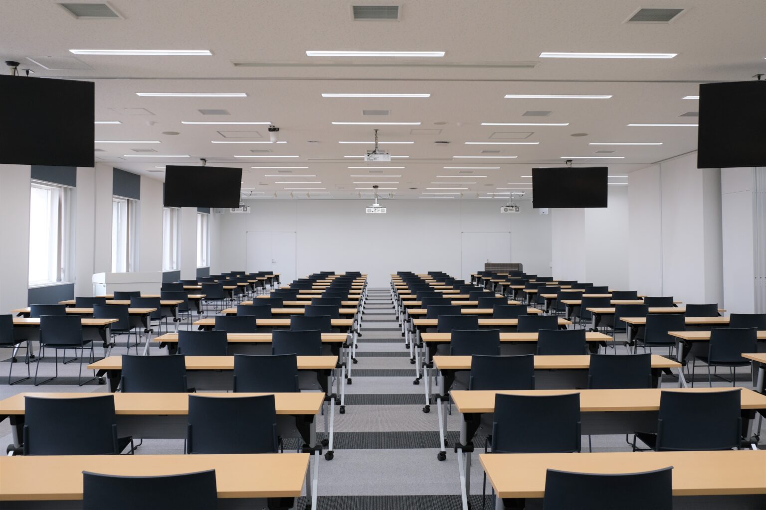 化学反応創成研究拠点（ICReDD）とは – 北海道大学 化学反応創成研究拠点 (ICReDD)